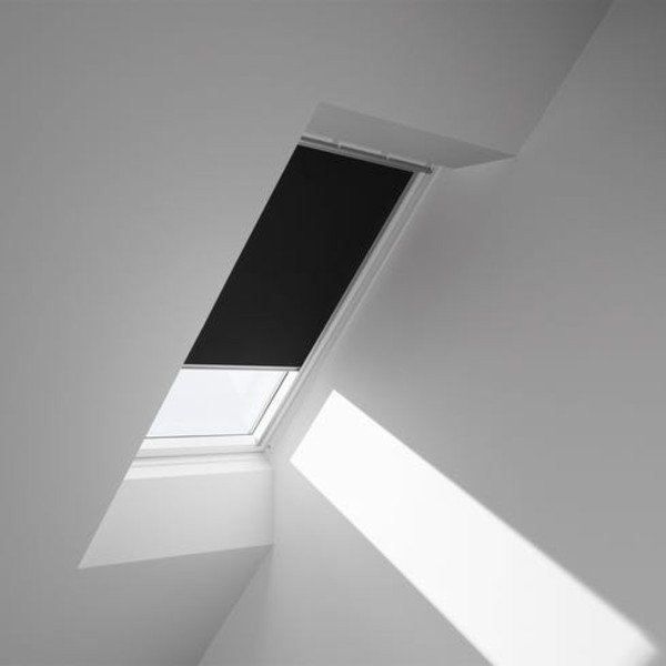 Store Velux Occultant Manuel DKL SK06 Noir (3009) - toiture-online.com