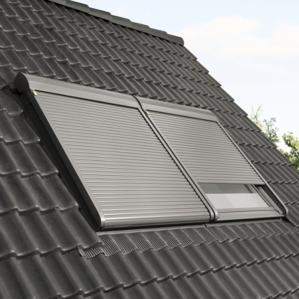 Volet Roulant Rigide Electrique Velux SML - toiture-online.com